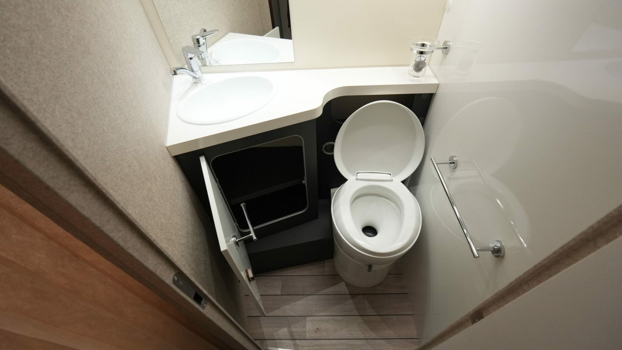 HOME - McLouis Avantgarde